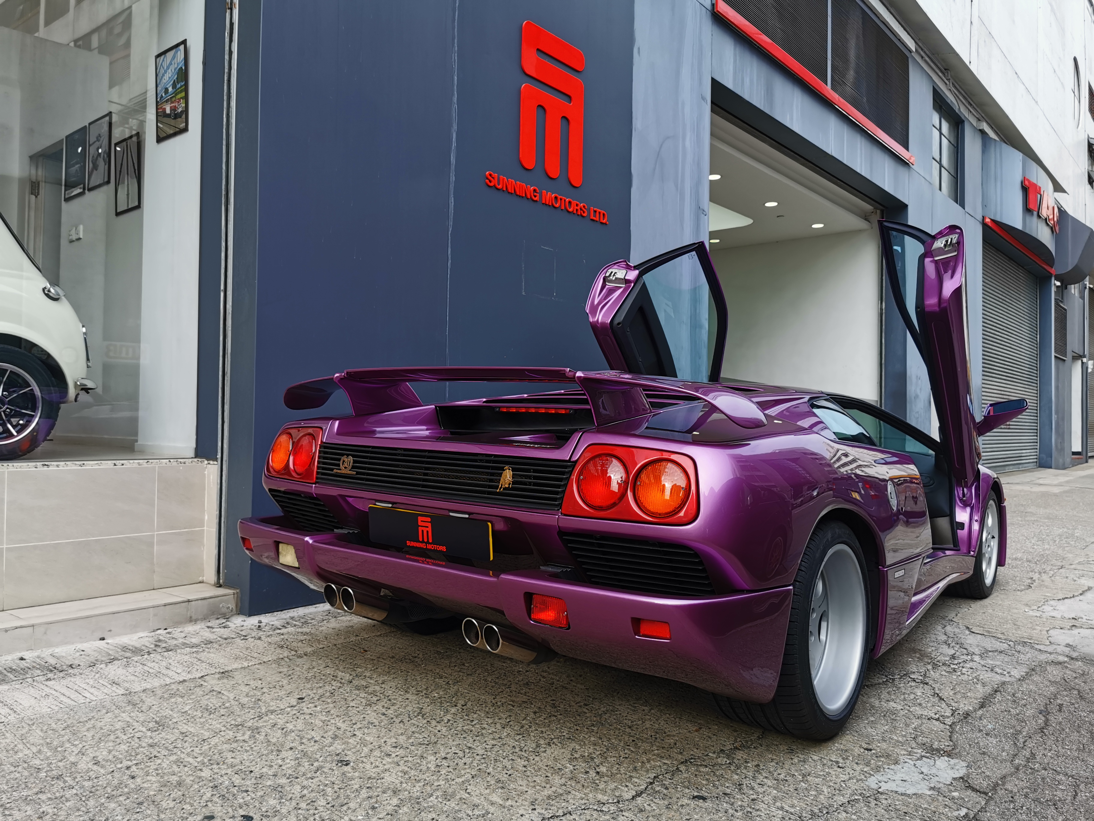 Purple Lamborghini Diablo